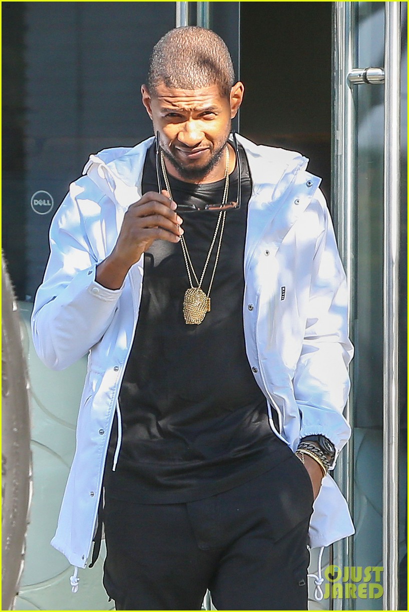 Usher Suffers Red & Bloody Eye Injury at New Year's Eve Party: Photo ...