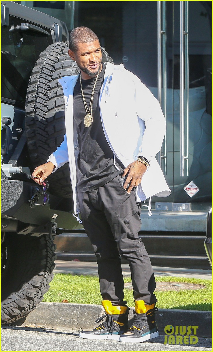 Usher Suffers Red & Bloody Eye Injury at New Year's Eve Party: Photo ...
