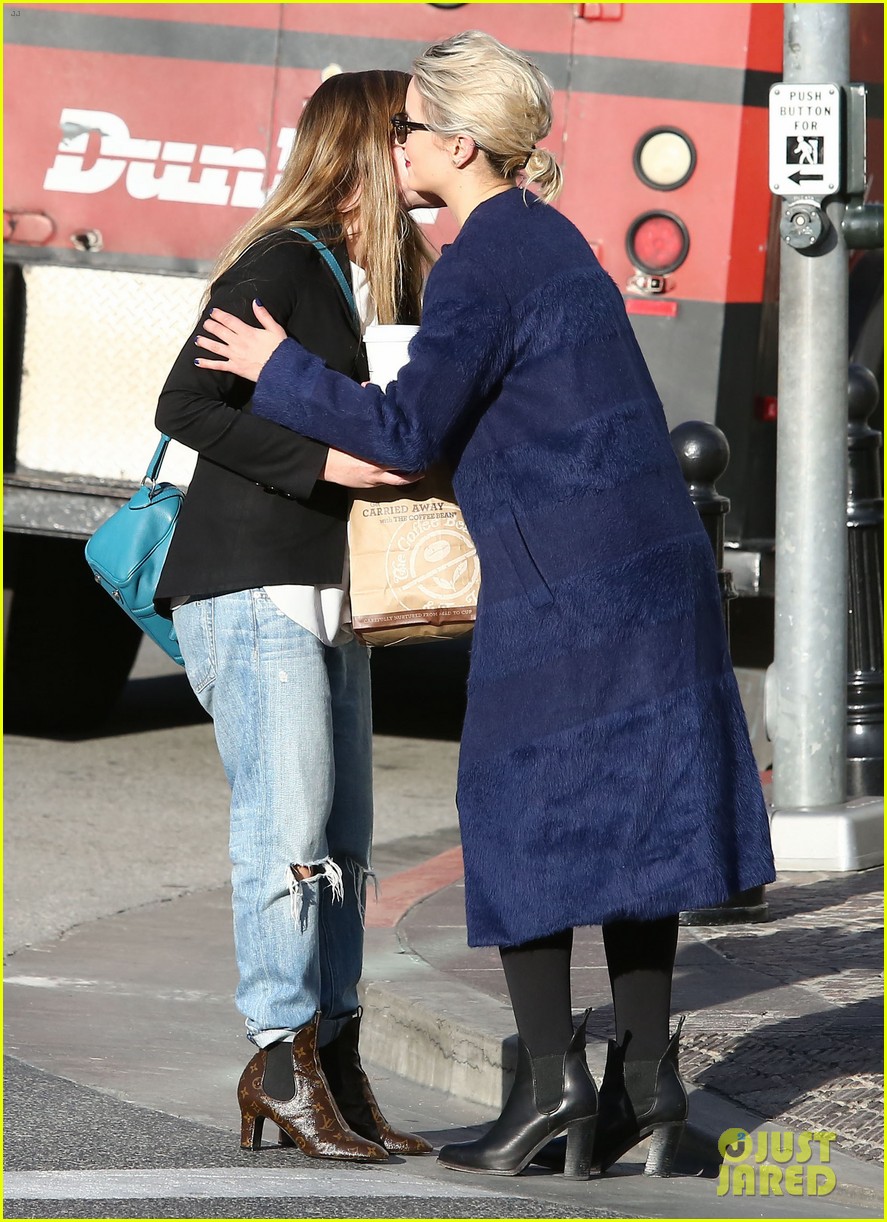 Dianna Agron Loved Katy Perry's Dancing Sharks During Super Bowl 2015 ...