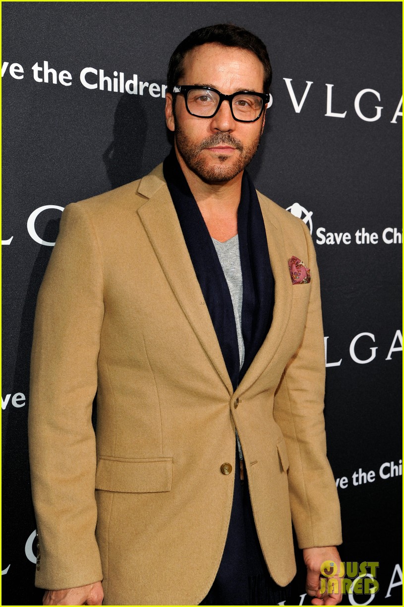 Adrien Brody Travels Around with His Panda Teddy Bear: Photo 3307473 ...