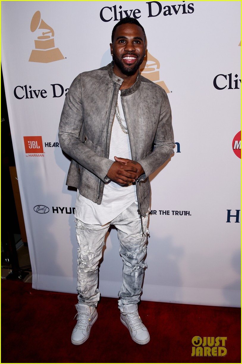 Chris Brown Rocks Blue Hair for Pre-Grammys Party: Photo 3298714 ...