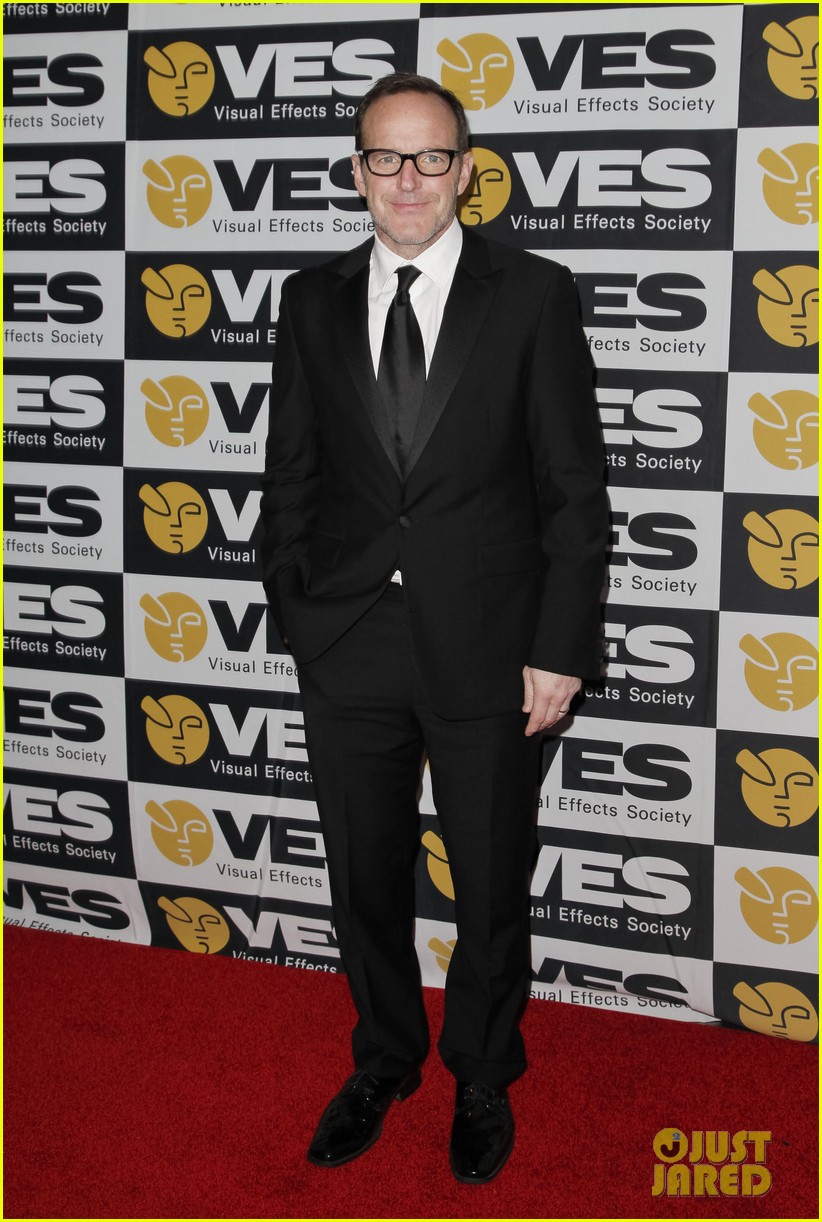 Jamie Chung & Karine Vanasse Get Glam to Present at the Visual Effects ...