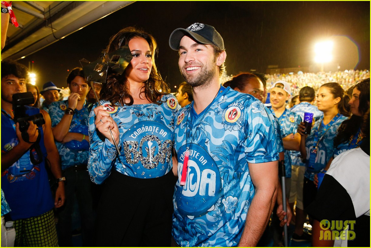 Chace Crawford Makes Out with a Brazilian Singer in Rio: Photo 3305724 ...
