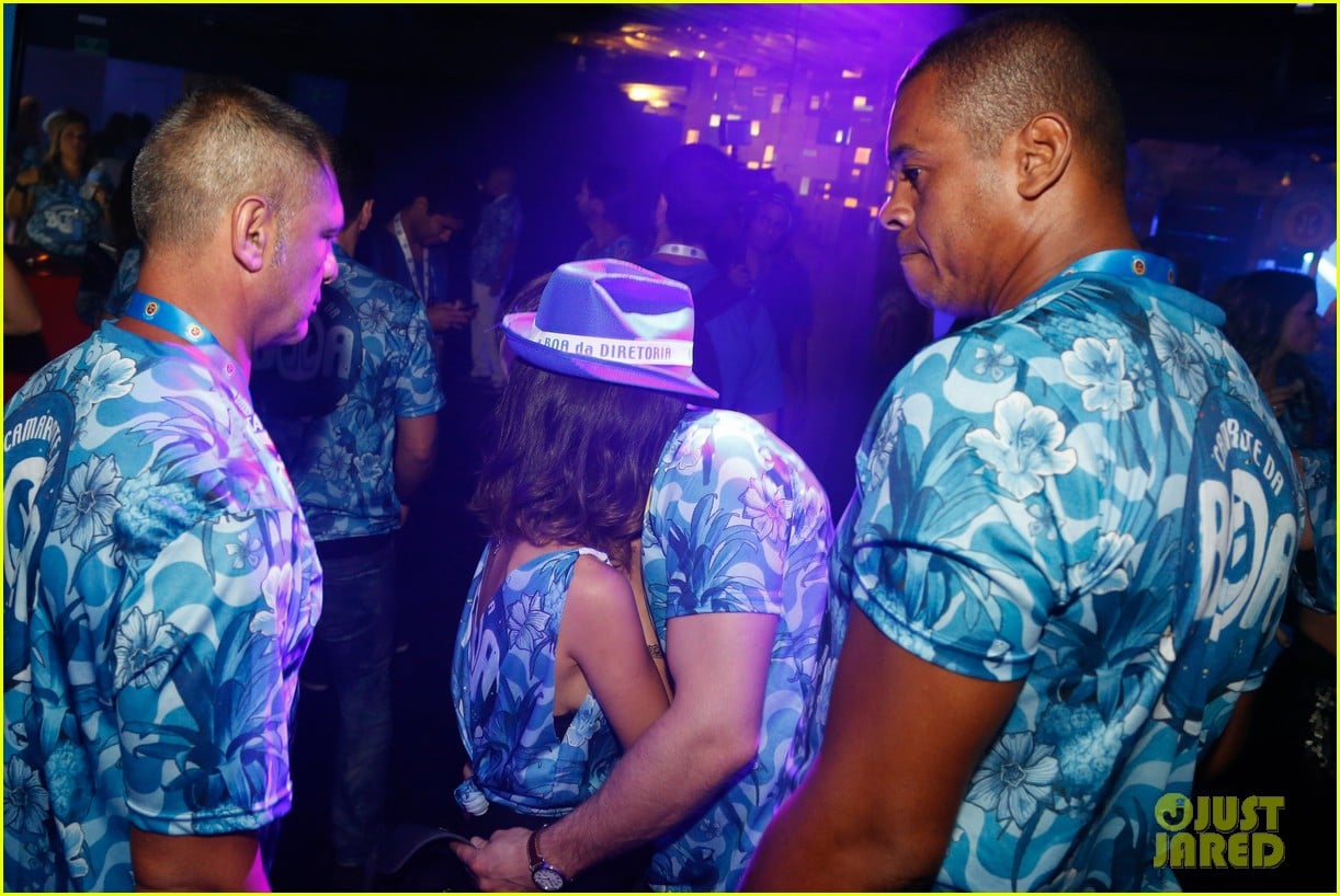 Chace Crawford Makes Out with a Brazilian Singer in Rio: Photo 3305741 ...