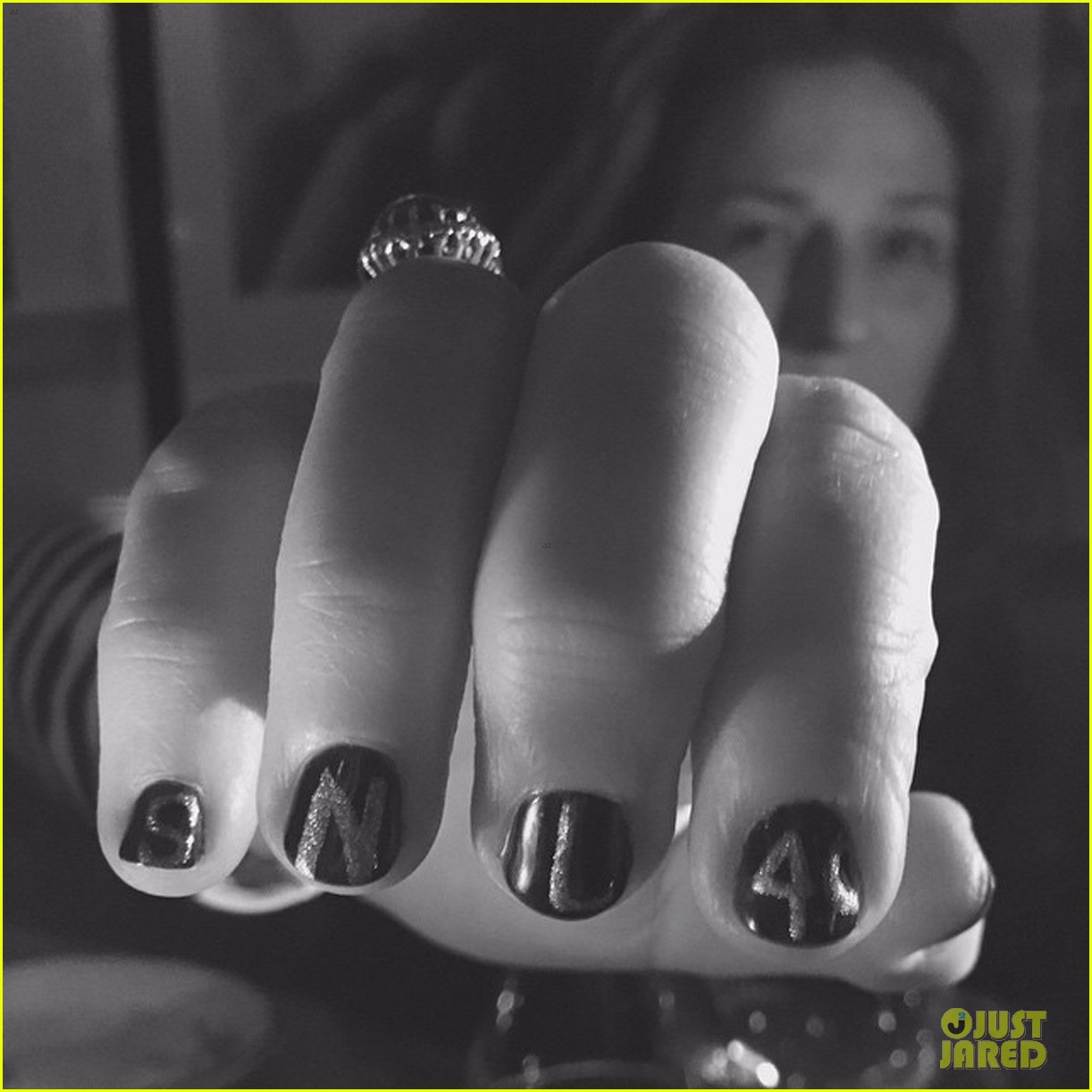 Miley Cyrus & Patrick Scharzenegger Fight Over Pizza at 'SNL 40': Photo ...