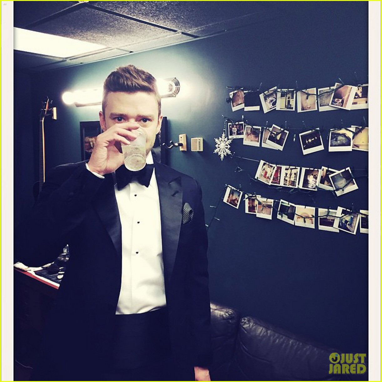 Miley Cyrus & Patrick Scharzenegger Fight Over Pizza at 'SNL 40': Photo ...