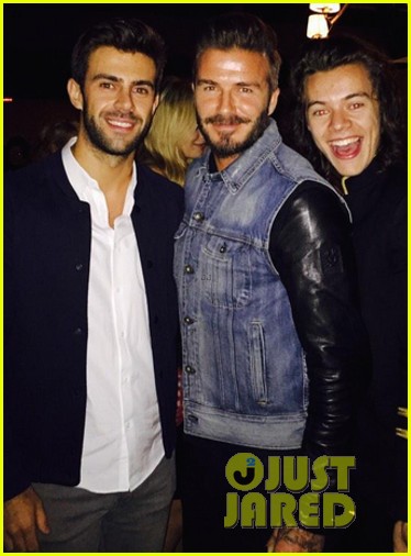 Harry Styles Parties With Kendall Jenner & Friends at 21st Birthday ...
