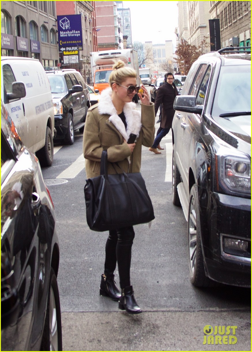 Kendall Jenner Likes to Eat Raw Oatmeal In Bed: Photo 3301245 | Kendall ...