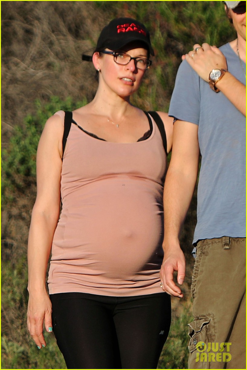 Milla Jovovich's Baby Bump is Getting Bigger & Bigger!: Photo 3308270 ...