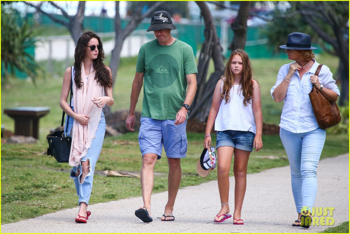 Kaya Scodelario Checks Out Sydney with Fiance Benjamin Walker: Photo ...