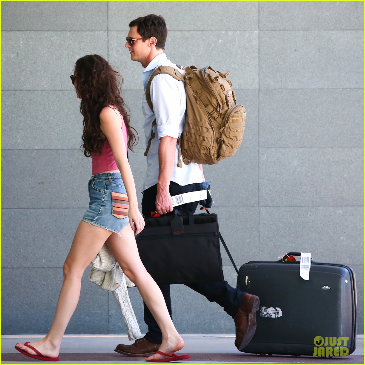 Kaya Scodelario Checks Out Sydney with Fiance Benjamin Walker: Photo ...