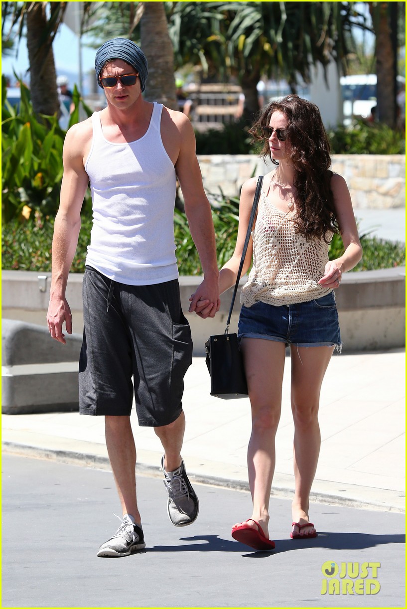 Kaya Scodelario Checks Out Sydney with Fiance Benjamin Walker: Photo ...