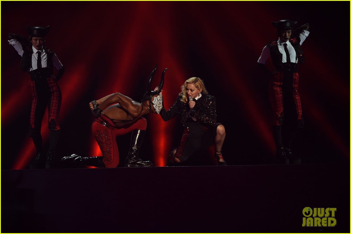 Madonna Falls On Stage Backwards at BRIT Awards 2015 (Video): Photo ...