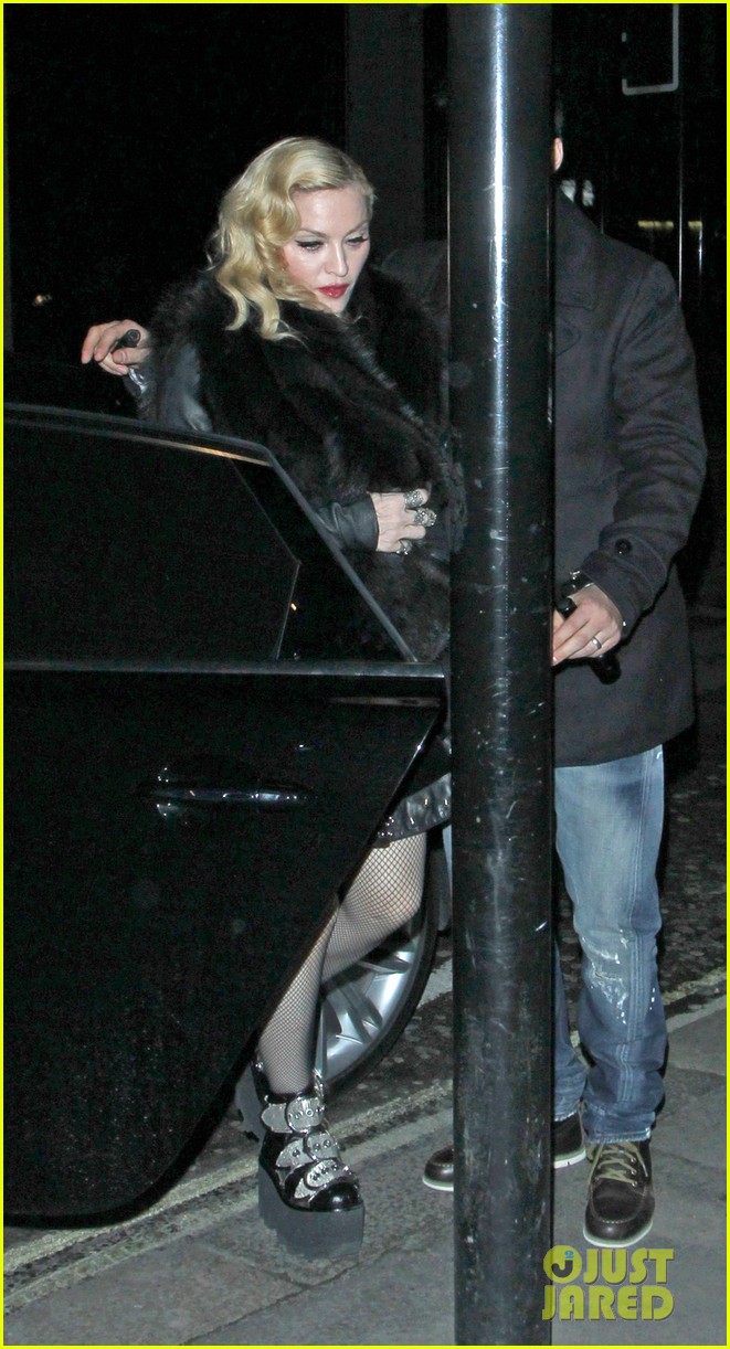 Madonna Suffered Whiplash After Falling On Stage Backwards at BRIT ...