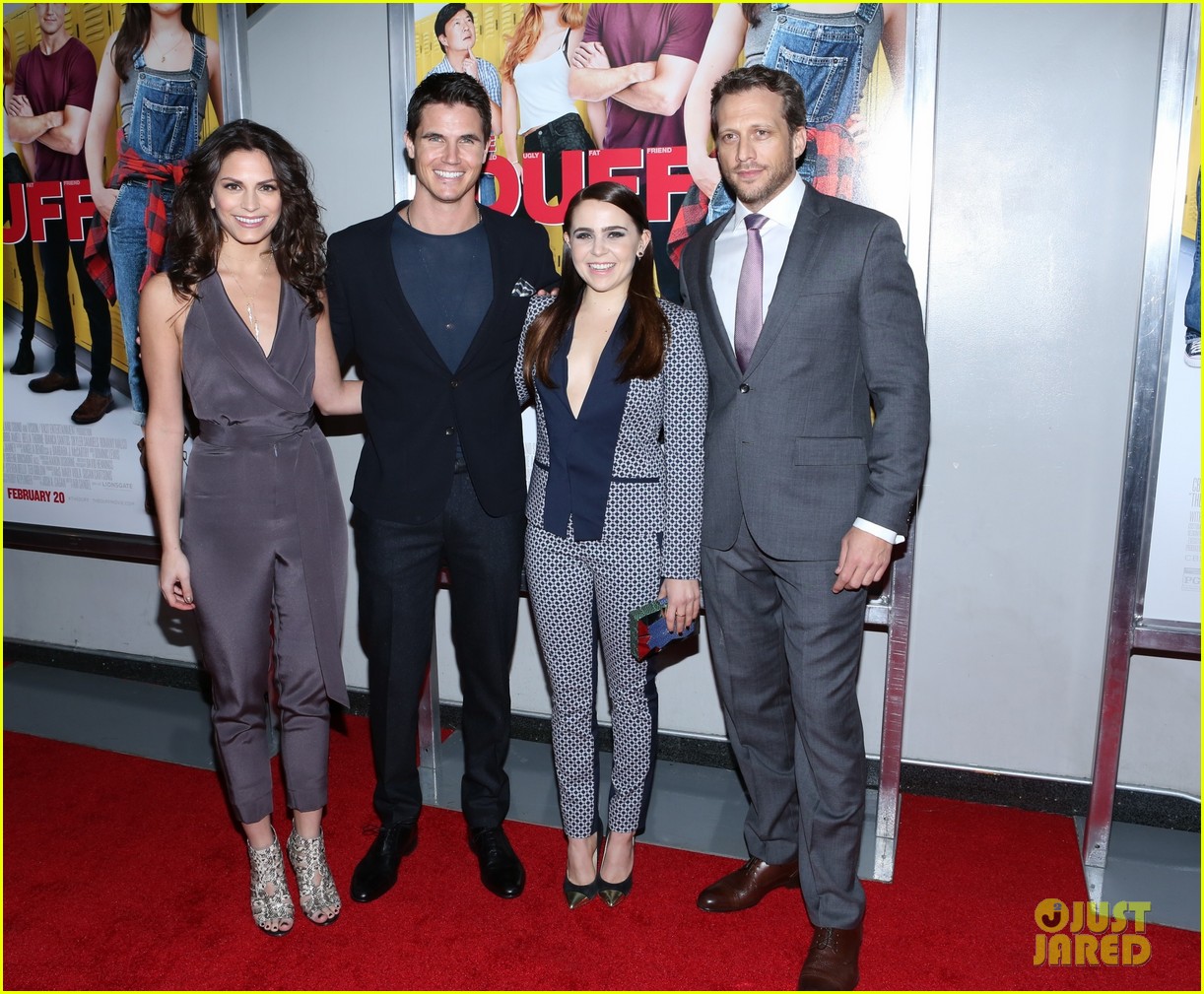 Mae Whitman Wows In Chic Pantsuit At 'The DUFF' New York Premiere ...