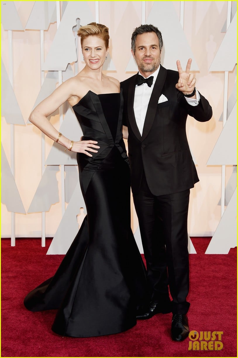 Mark Ruffalo Hits Oscars 2015 Red Carpet With Wife Sunrise: Photo ...
