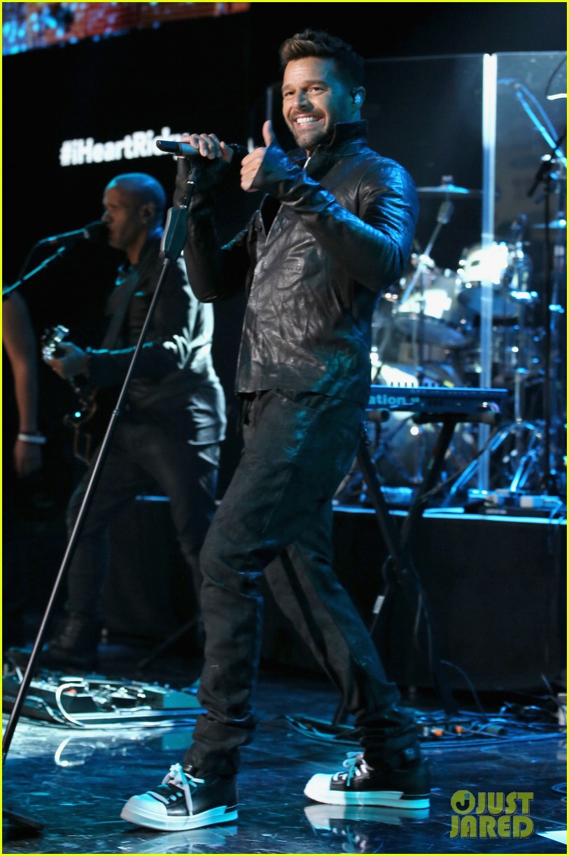 Ricky Martin Talks Steamy Instagram Photos & Upcoming 'One World Tour ...