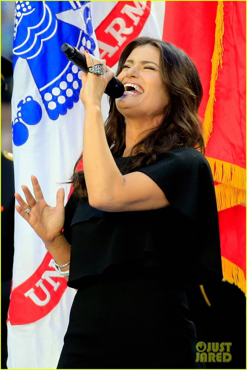 Idina Menzel: 'National Anthem' at Super Bowl 2015 (Video): Photo ...