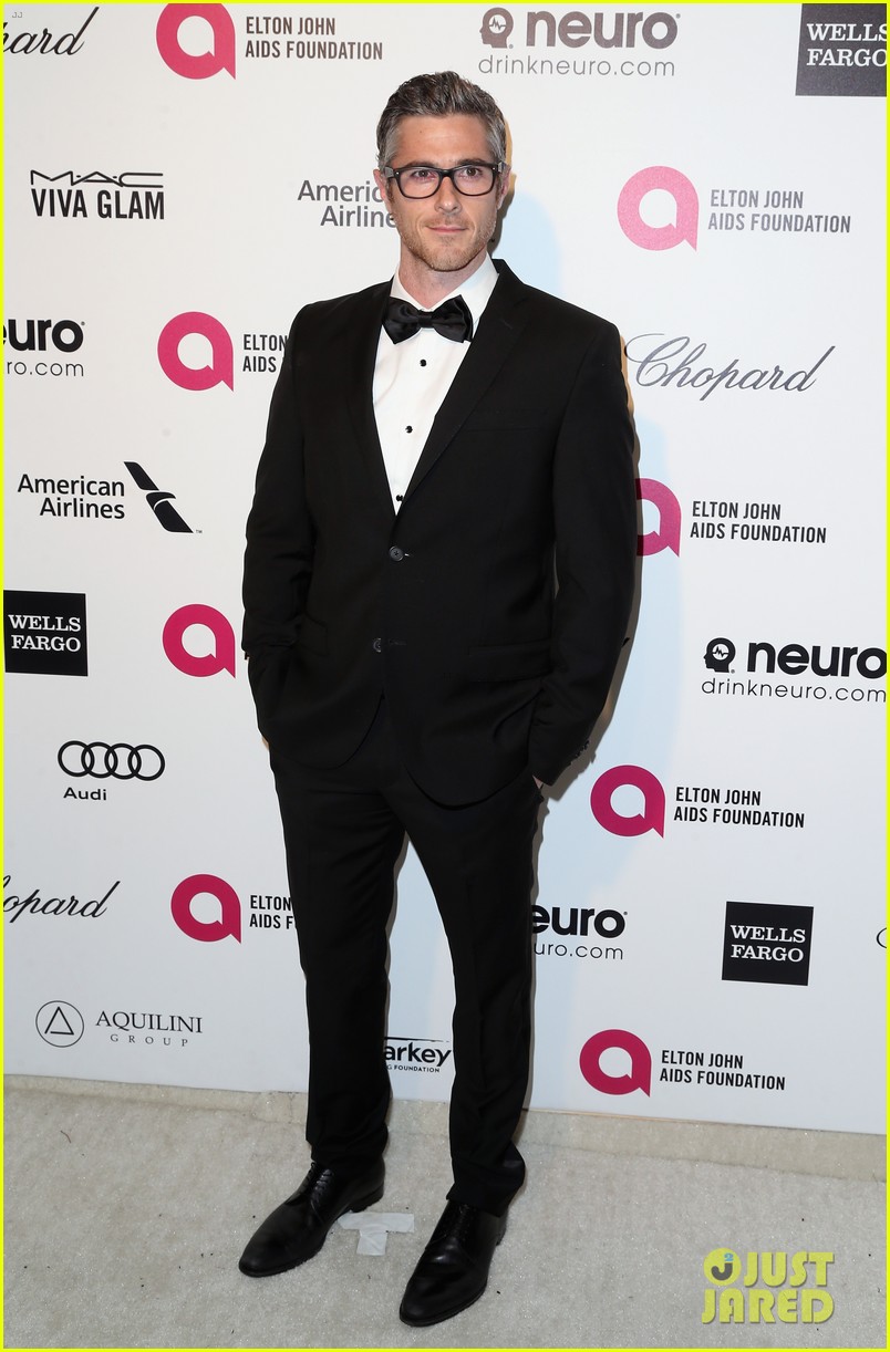 Jesse Metcalfe, Dave Annable & Chris Hardwick Bring Their Lovely Ladies ...