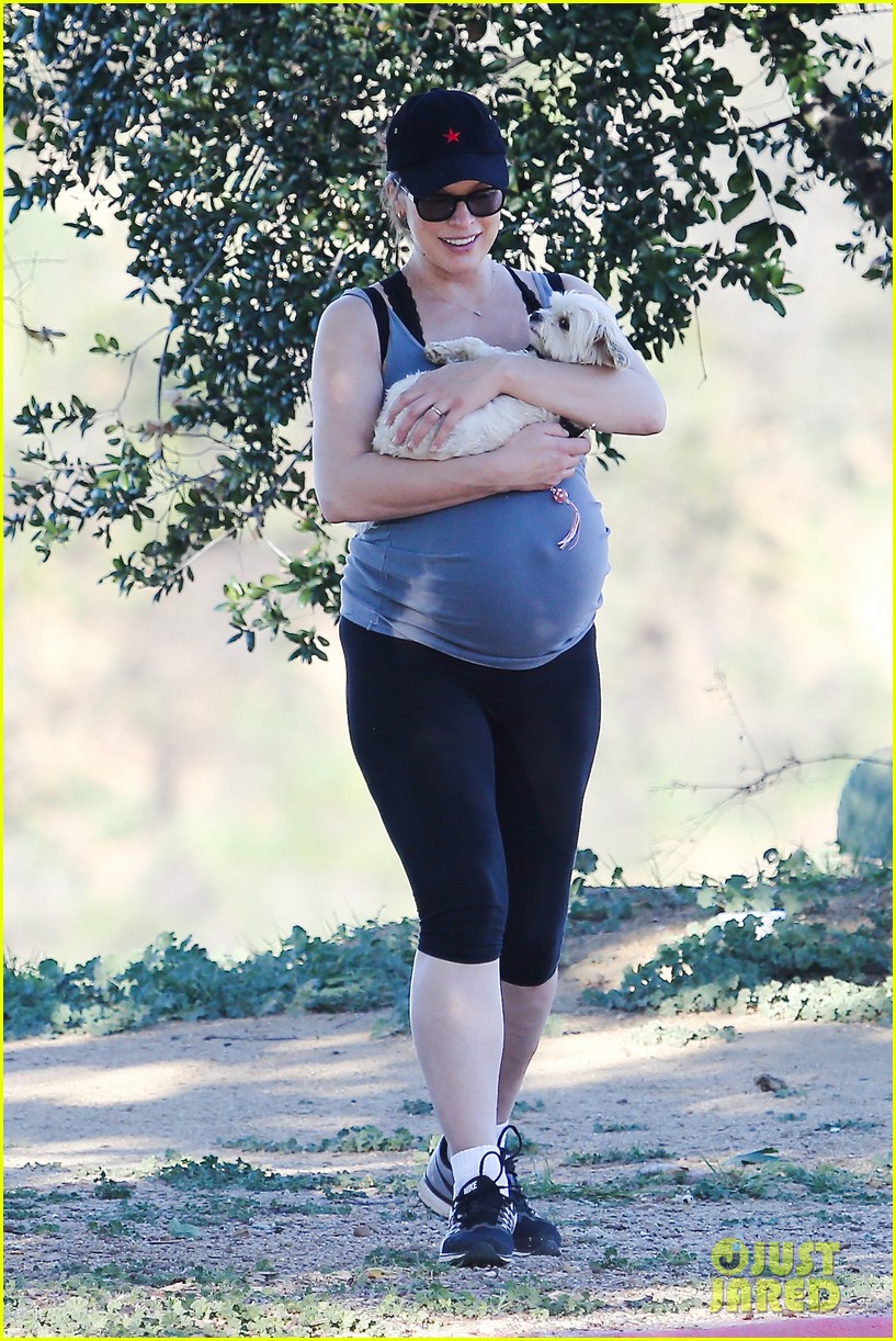 Milla Jovovich Looks Like She Could Give Birth Any Day Now!: Photo ...