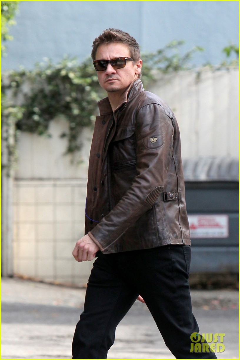 Jeremy Renner Looks Calm & Cool Despite Divorce Drama: Photo 3303901 ...