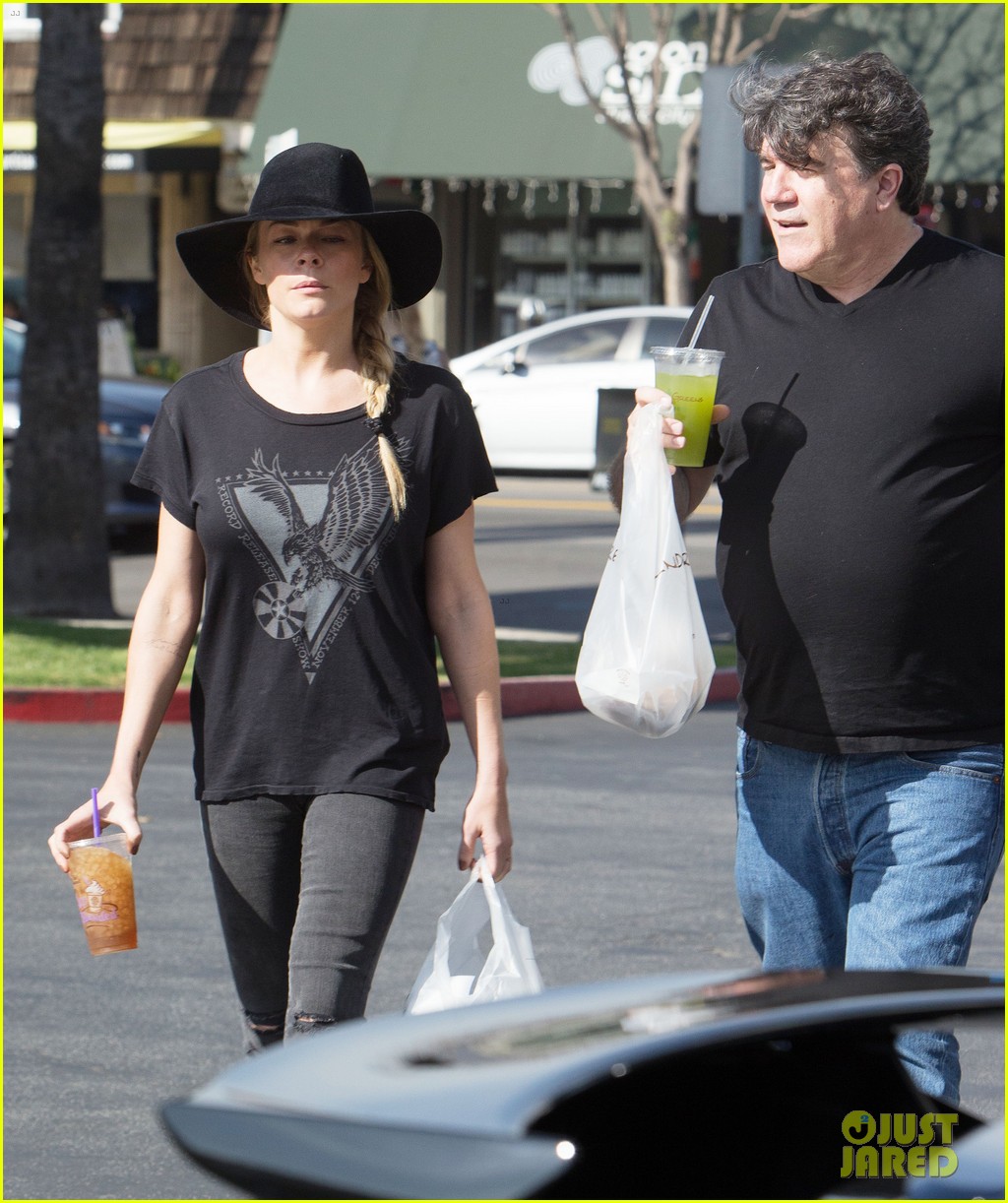 LeAnn Rimes Finally Collects Late Dog Raven's Ashes Following December ...