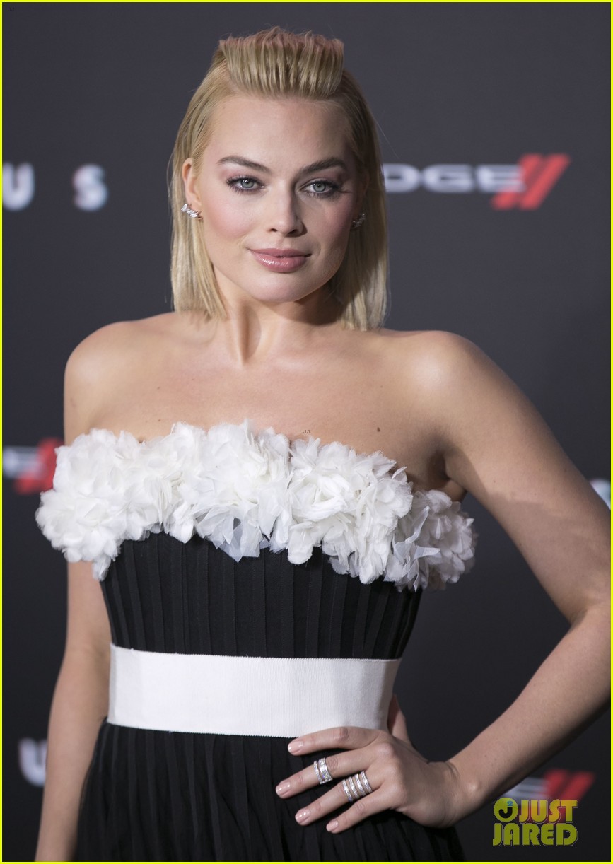 Margot Robbie & Rodrigo Santoro Dress Up for 'Focus' Premiere!: Photo ...