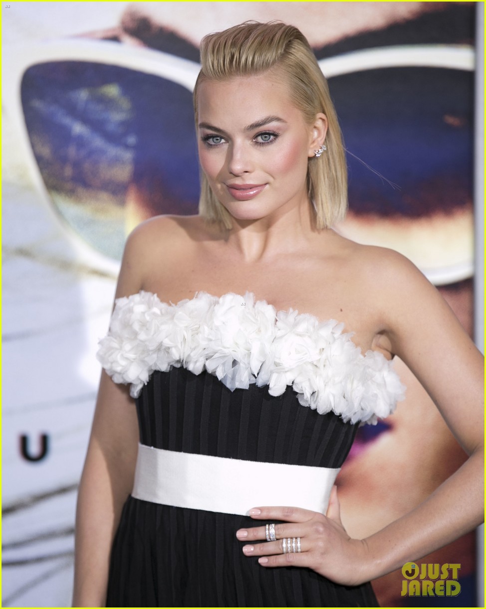 Margot Robbie & Rodrigo Santoro Dress Up for 'Focus' Premiere!: Photo ...