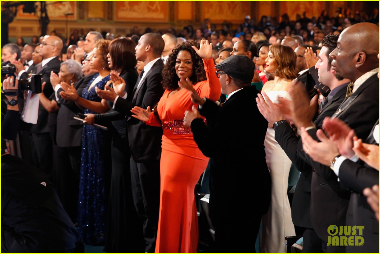 Oprah Winfrey Accepts Big Award for 'Selma' at the NAACP Image Awards ...