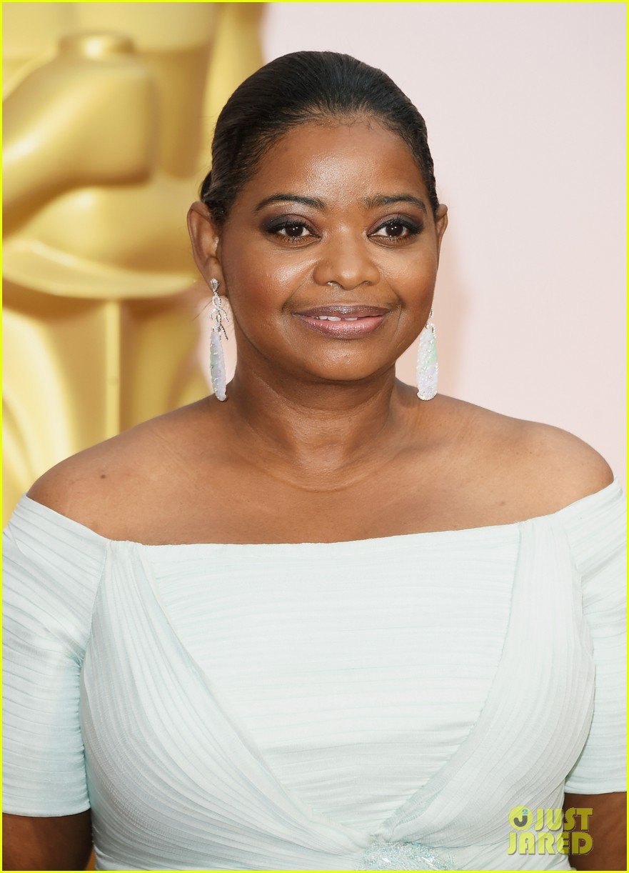 Octavia Spencer Brings Along Charlie Rowe for Oscars 2015: Photo ...