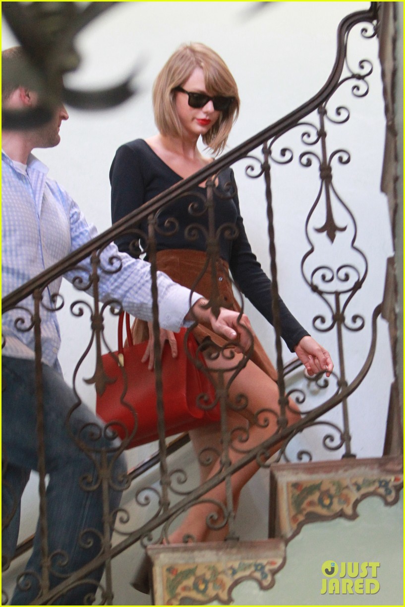 Taylor Swift Hits Up the Studio for Pre-Grammys Session in L.A.: Photo ...
