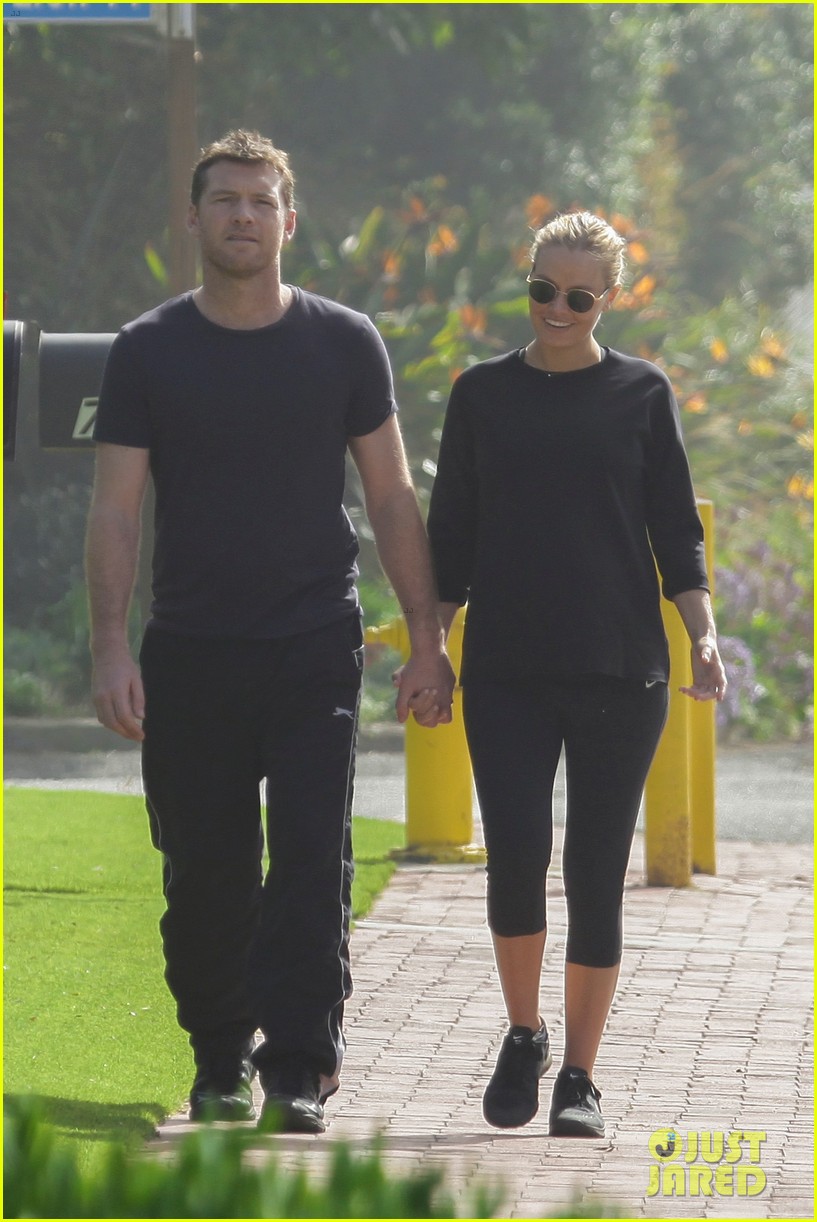 Sam Worthington's Girlfriend Lara Bingle Cradles Growing Baby Bump: Photo 3298260 | Sam ...