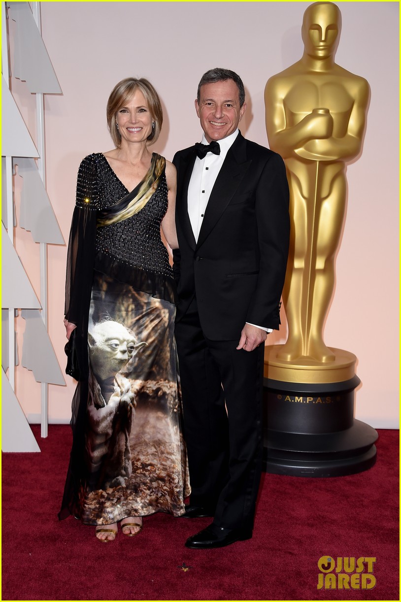 Disney CEO Bob Iger's Wife Wore a Yoda Dress to Oscars 2015: Photo ...