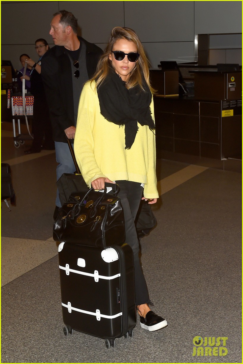 Jessica Alba Reveals How She Picks Out an Outfit: Photo 3320914 ...