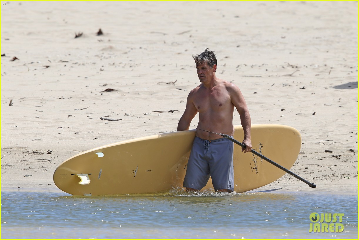 Josh Brolin Goes Shirtless for Paddleboarding Fun in Hawaii: Photo ...