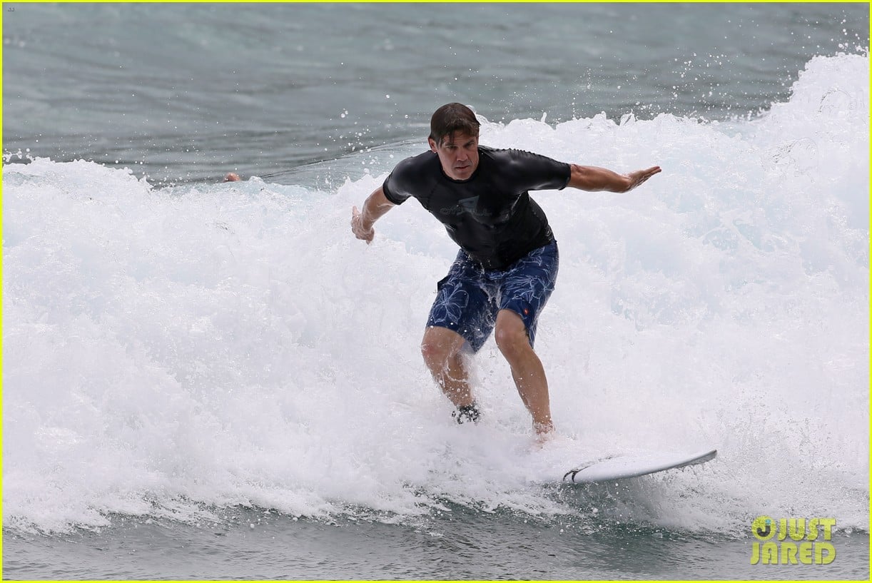 Josh Brolin Smooches Girlfriend Kathryn Boyd In Front Of Her Family in ...