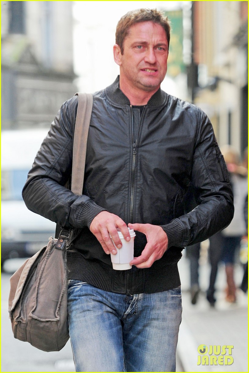 Gerard Butler Explores the City Before 'London Has Fallen' Filming ...