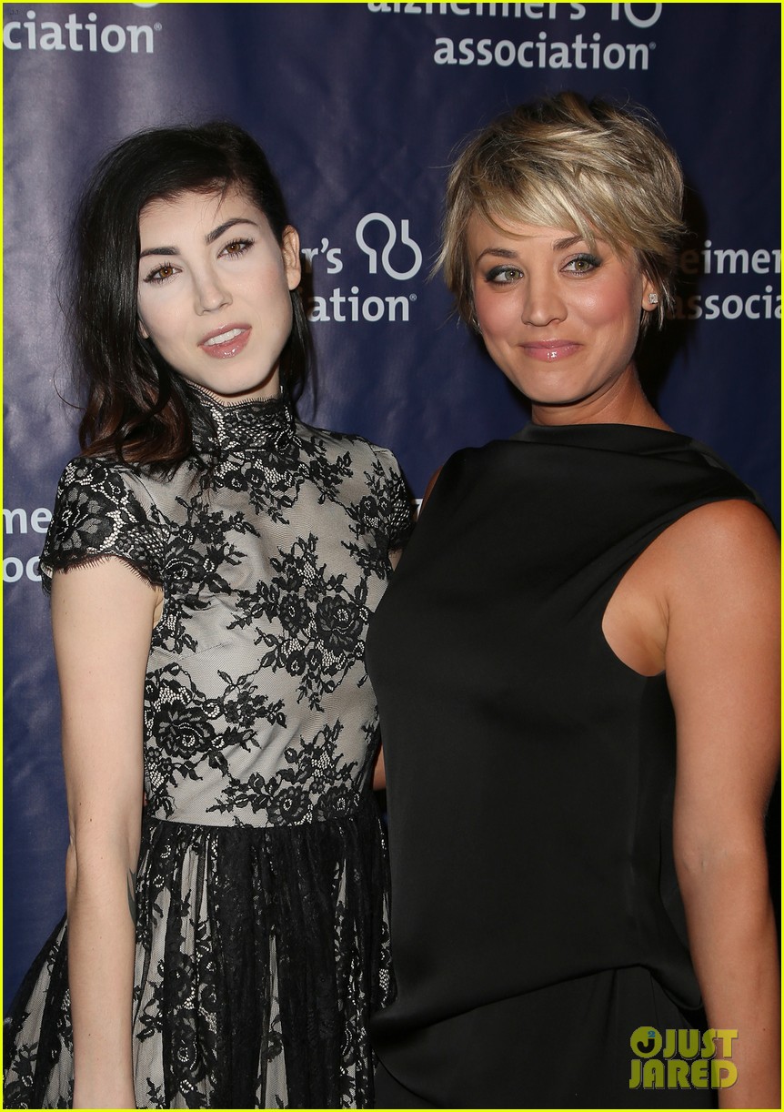 Kaley Cuoco, Sister Briana, & 'Big Bang Theory' Cast Help Benefit ...