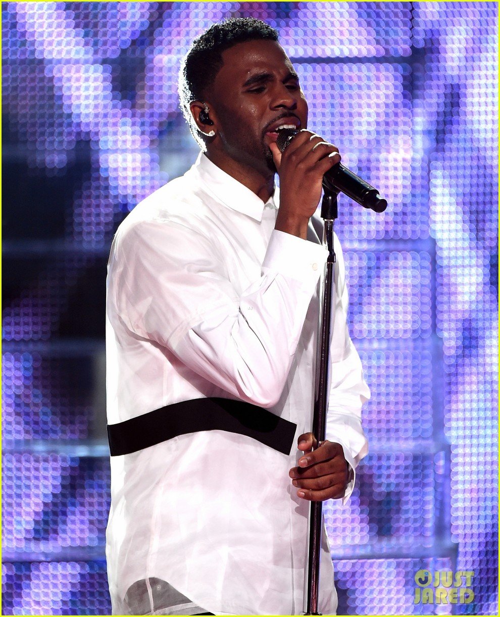 Jason Derulo Performs 'Want to Want Me' at iHeartRadio Awards (Video ...