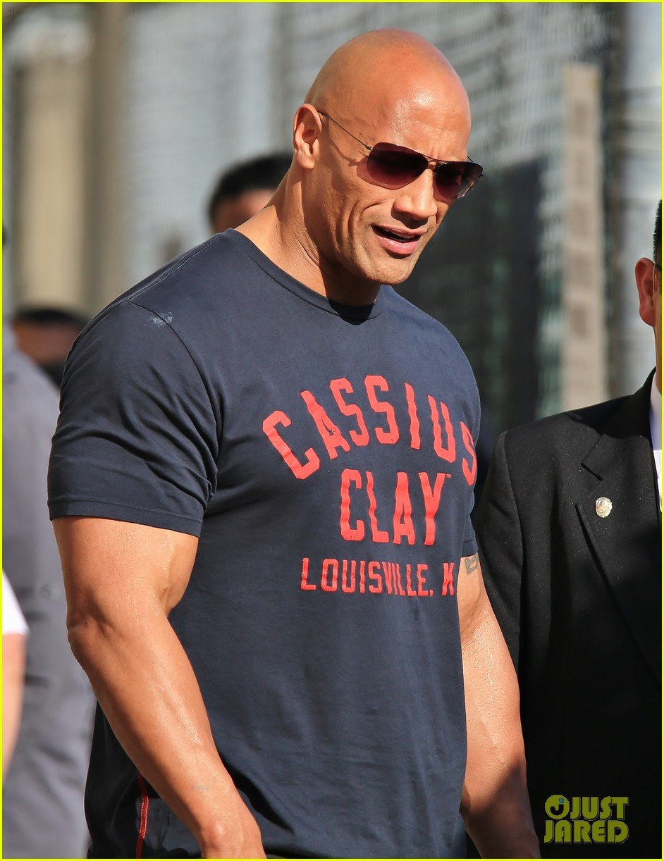 Dwayne 'The Rock' Johnson Sees Los Angeles Get Destroyed in 'San ...