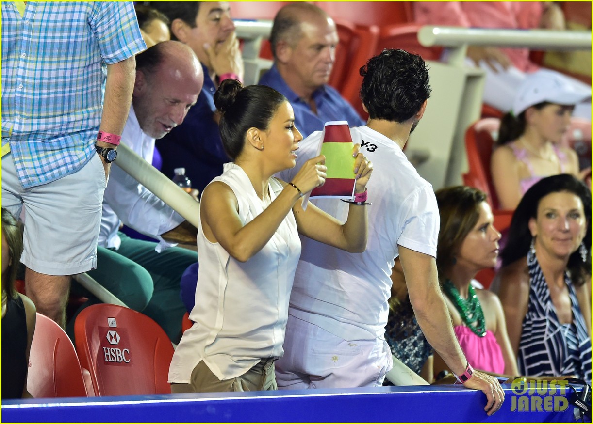 Eva Longoria & Jose Antonio Baston Kiss Passionately at Mexican Open ...