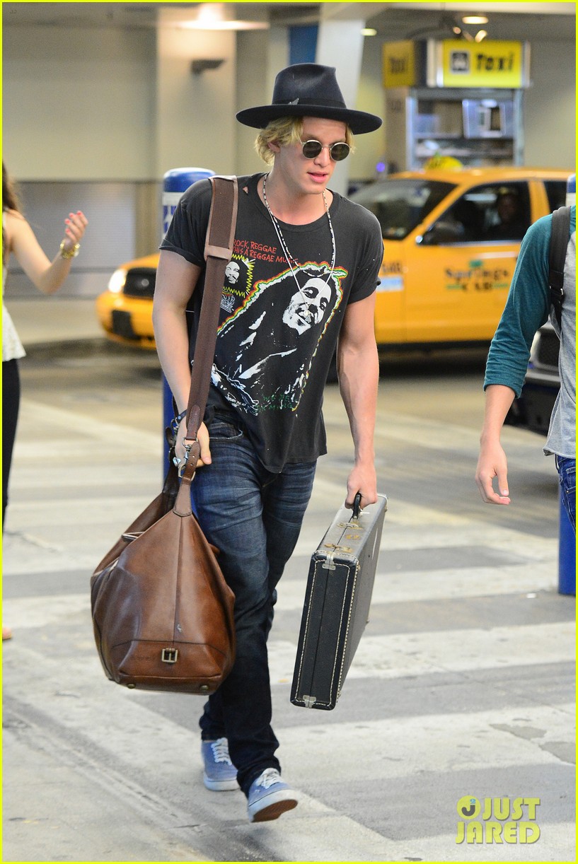 Gigi Hadid Celebrates Rachel Hilbert's Birthday At Victoria's Secret ...