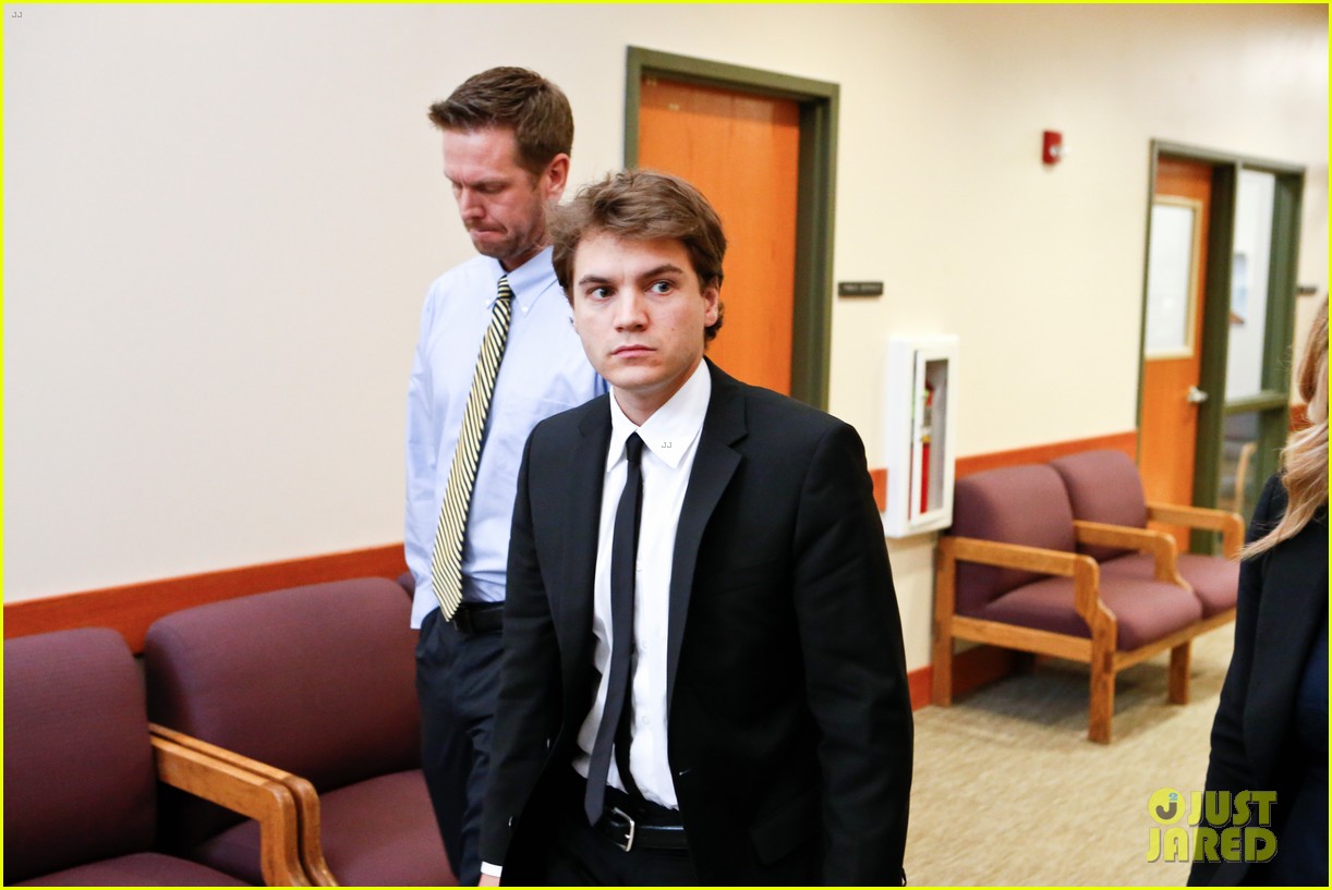 Emile Hirsch Makes First Court Appearance For Assault Charge: Photo ...