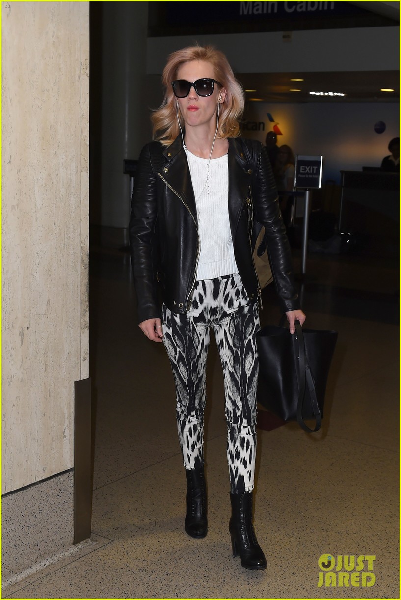 January Jones Plays Pie Golf with Jimmy Fallon As Christina Hendricks ...