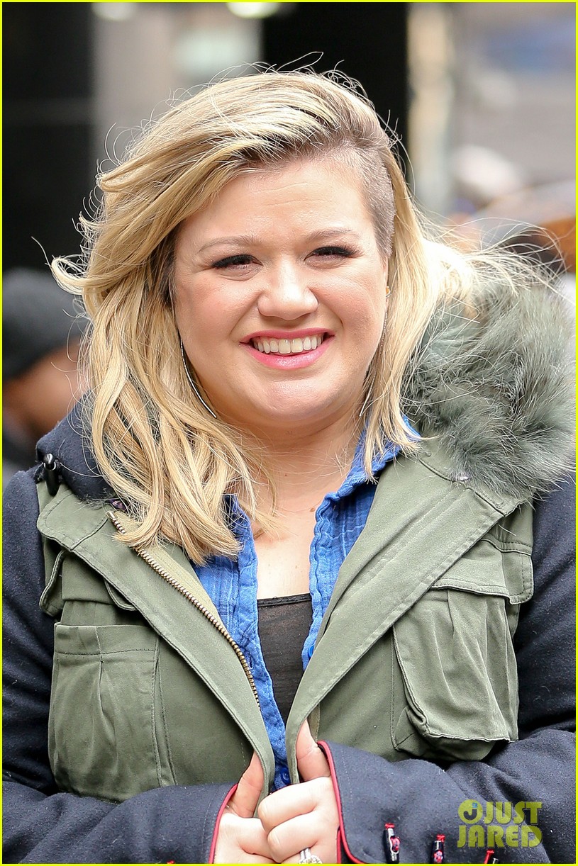 Kelly Clarkson Announces 'Piece By Piece' Tour - Full List of Dates ...