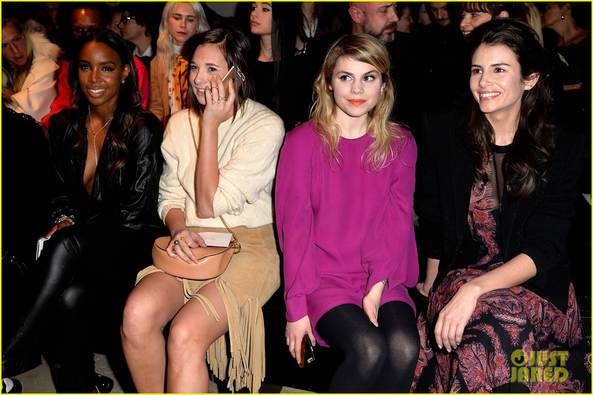 Solange Knowles & Kelly Rowland Catch Up at Lanvin Fashion Show: Photo ...