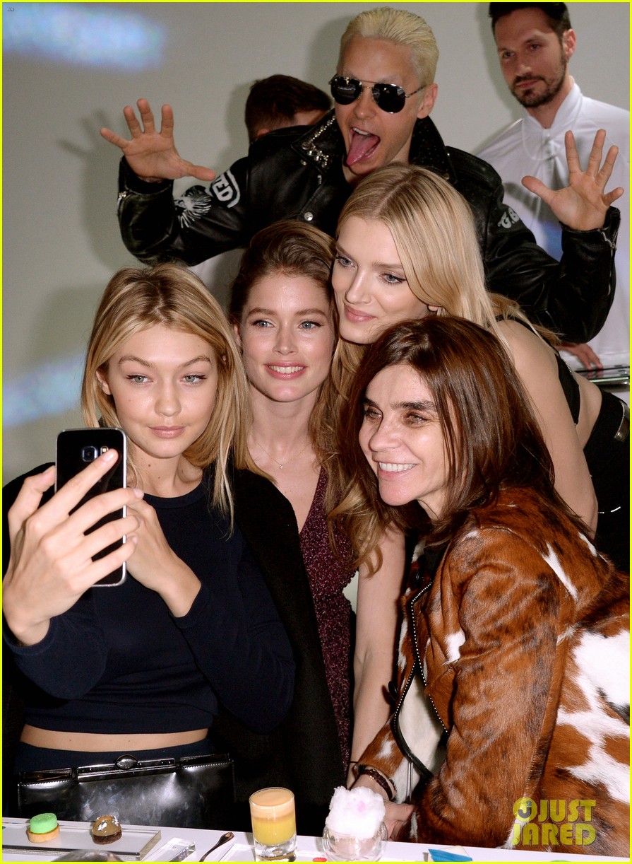 Jared Leto Mingles with Models During Paris Fashion Week: Photo 3320794 ...