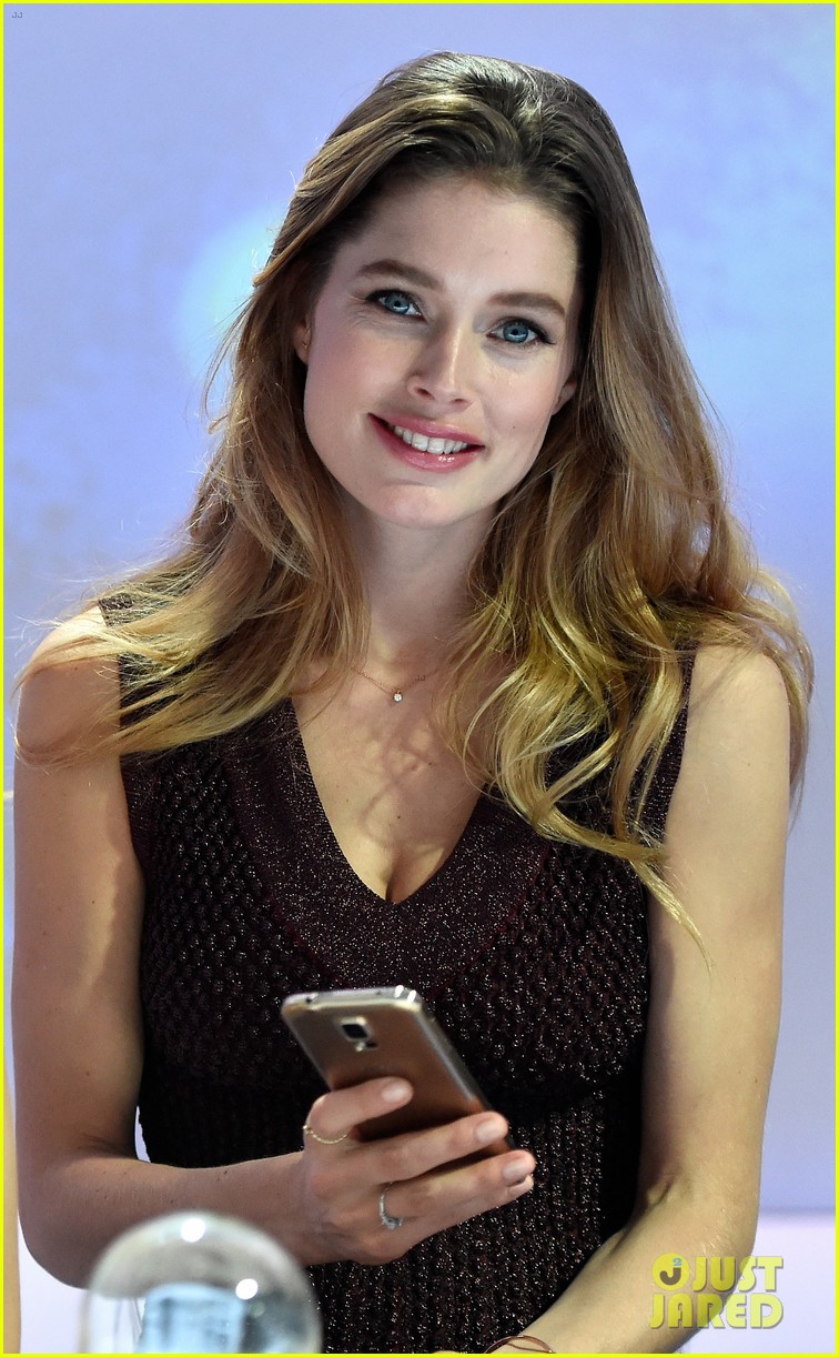 Jared Leto Mingles with Models During Paris Fashion Week: Photo 3320796 ...