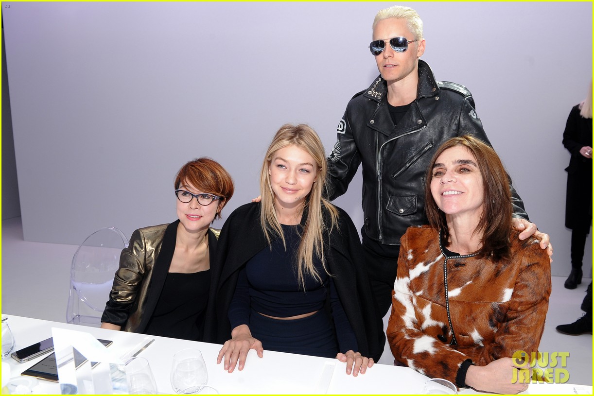Jared Leto Mingles with Models During Paris Fashion Week: Photo 3320797 ...