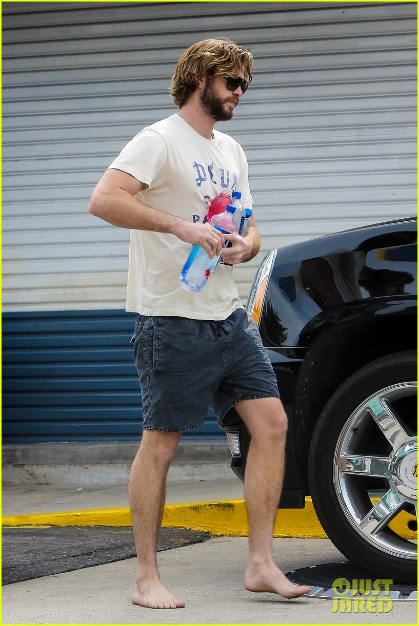 Liam Hemsworth Made a Pact with Jennifer Lawrence & Josh Hutcherson ...